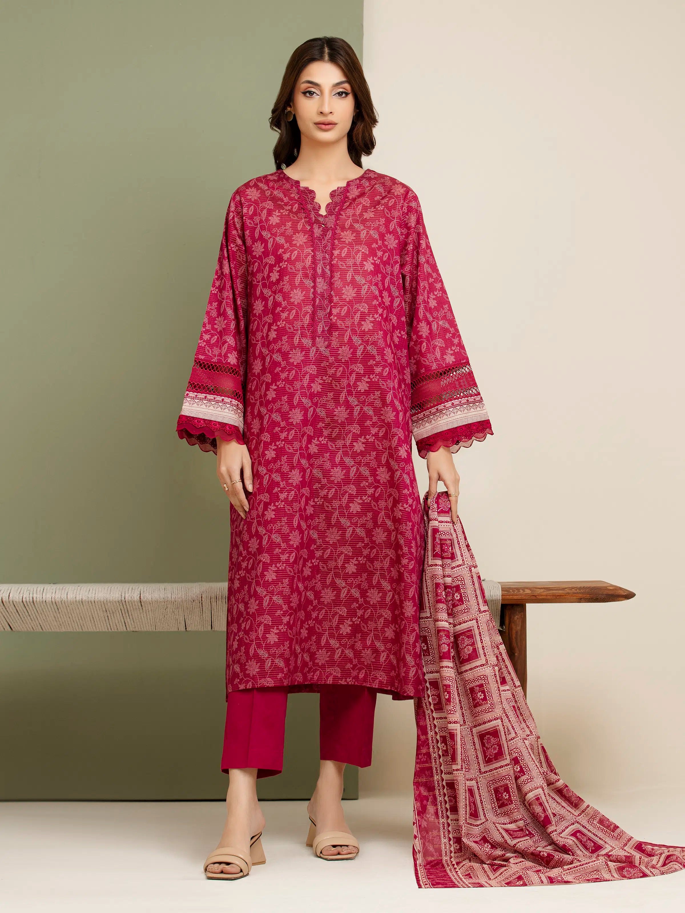 edenrobe Women's Deep Pink Unstitched 3Pc Lawn - EWU5M6-013-3P – edenrobe Pakistan