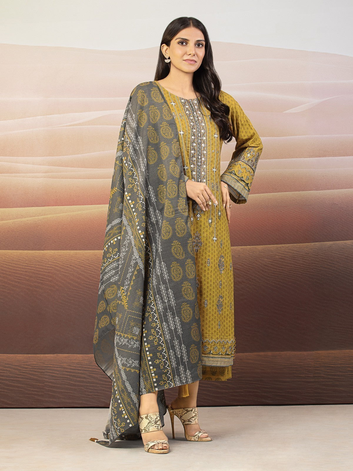 edenrobe Women's Gold Unstitched 3PC Khaddar - EWU22V11-25028 – edenrobe Pakistan