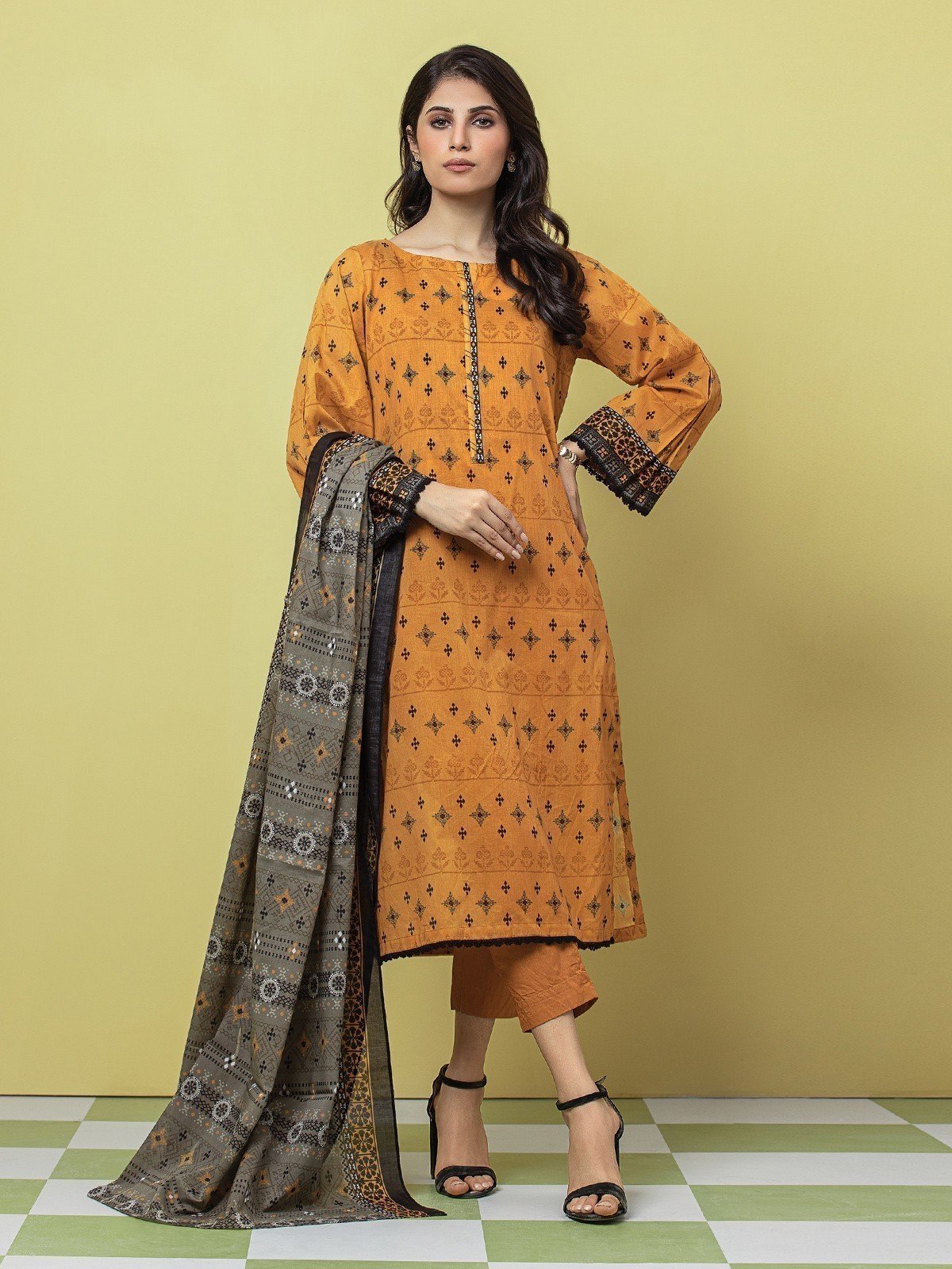 edenrobe Women's Mustard Unstitched 3PC Lawn - EWU23A1-26215 – edenrobe Pakistan