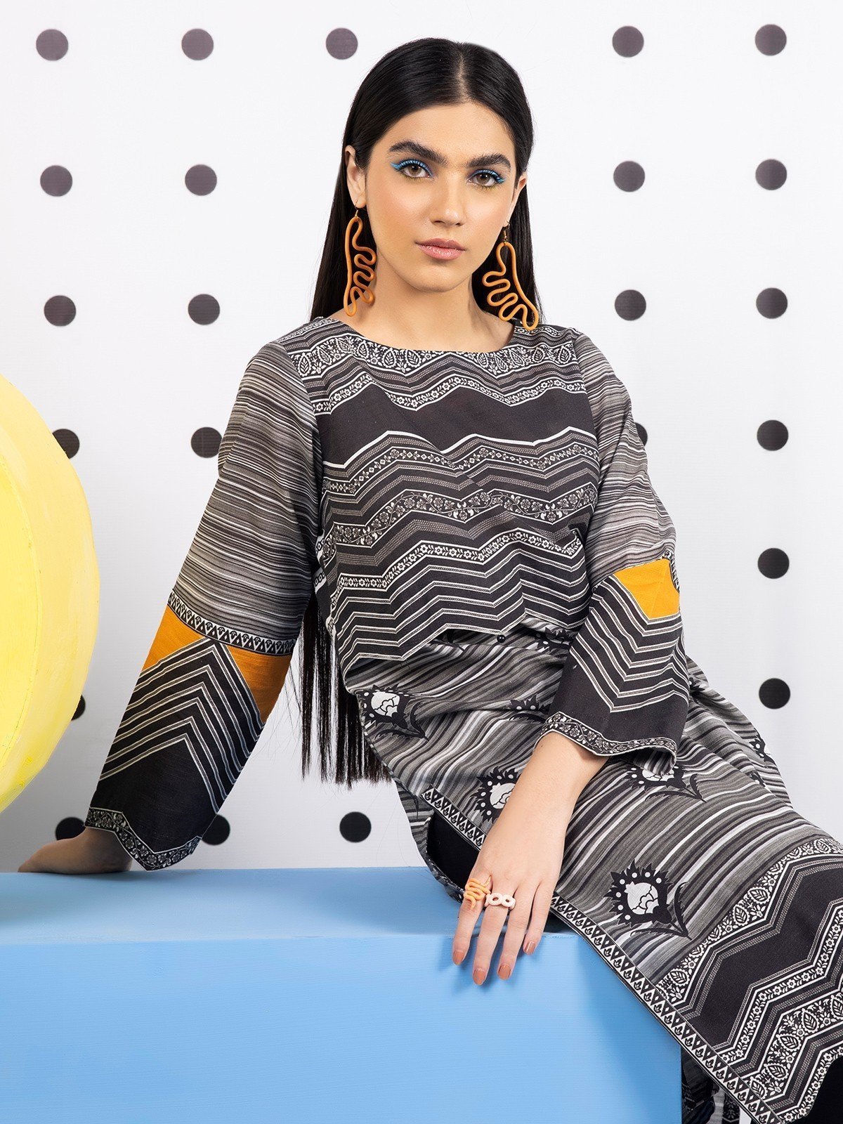 edenrobe Women's Charcoal Grey Ready To Wear 1PC Khaddar - EWTKA21 ...