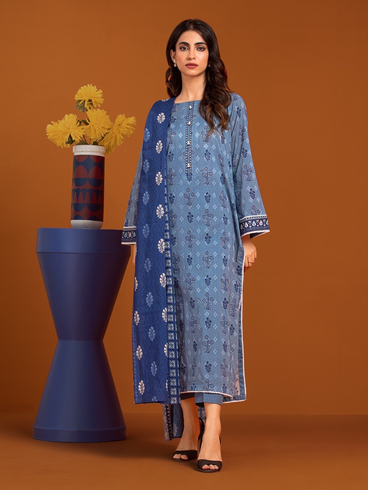 edenrobe Women's Blue Unstitched 3PC Khaddar - EWU23A3-27133-3P – edenrobe Pakistan