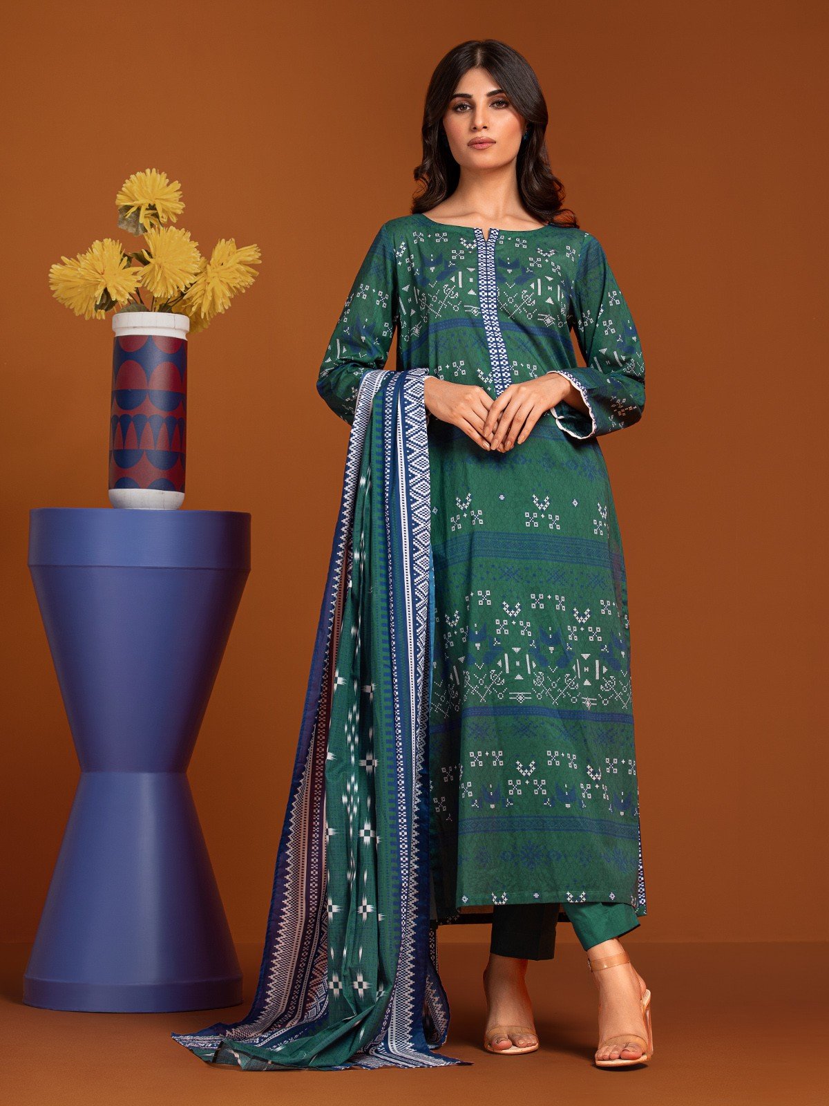 edenrobe Women's Unstitched 3PC Khaddar - EWU23A3-27143-3P – edenrobe Pakistan