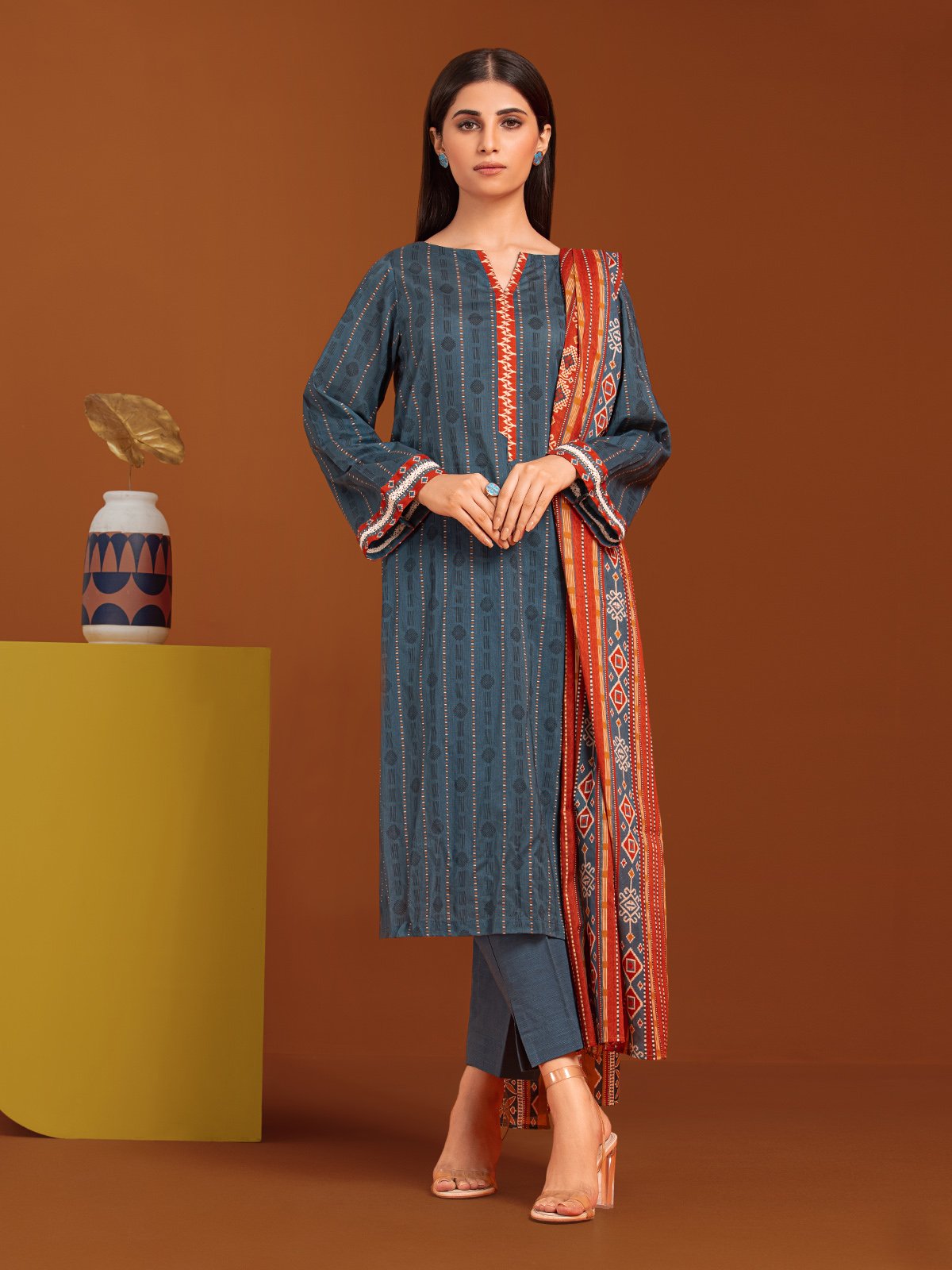 edenrobe Women's Unstitched 3PC Khaddar - EWU23A3-27064-3P – edenrobe Pakistan